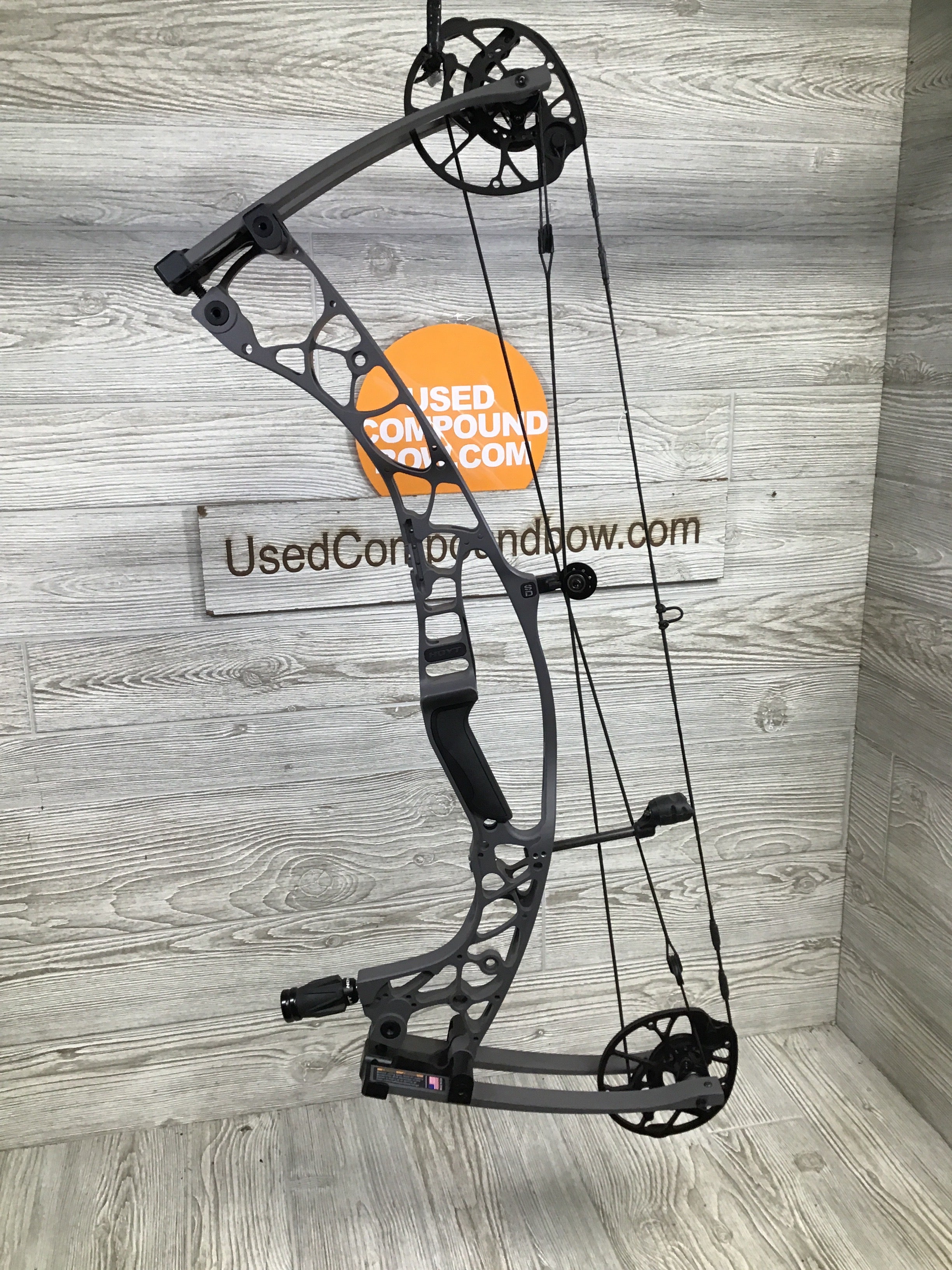 Used Hoyt Alpha AX-2 SD tombstone 40-50# Right Handed - Used Compound ...